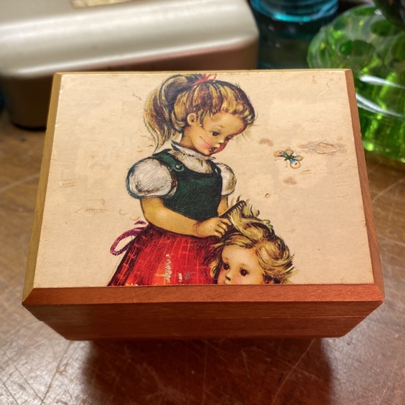 Swiss | Accents | Vintage Cuendet Swiss Musical Movement Music Box Wood ...